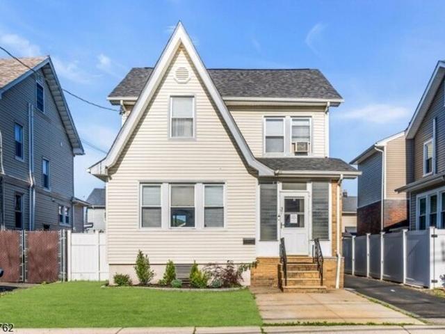 Fairway Ave, Belleville, Home For Sale