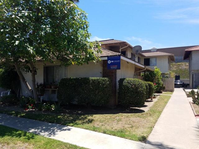 Fairway Apartments 2 Bedroom Apartment for Rent at 340 W Fairway Dr, Orange, CA 92866