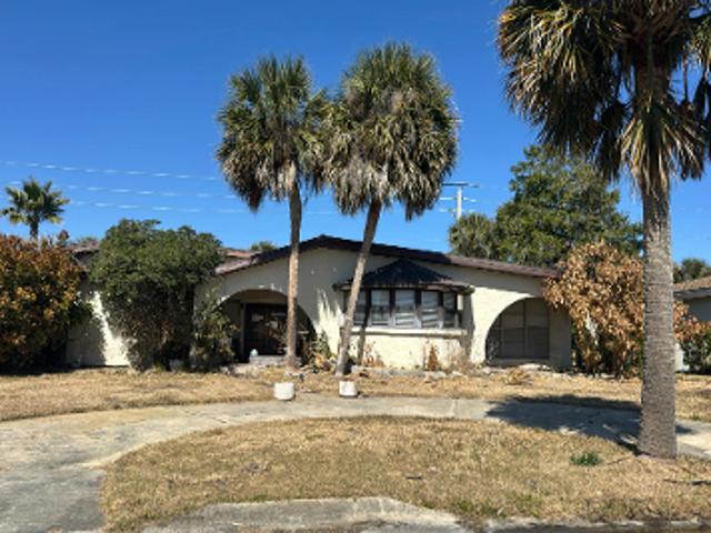 Fairway Dr