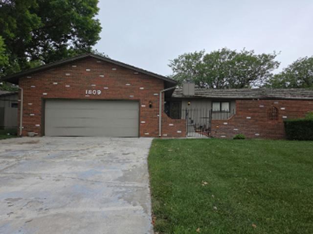 Fairway Dr