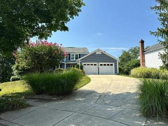 Fairway Dr