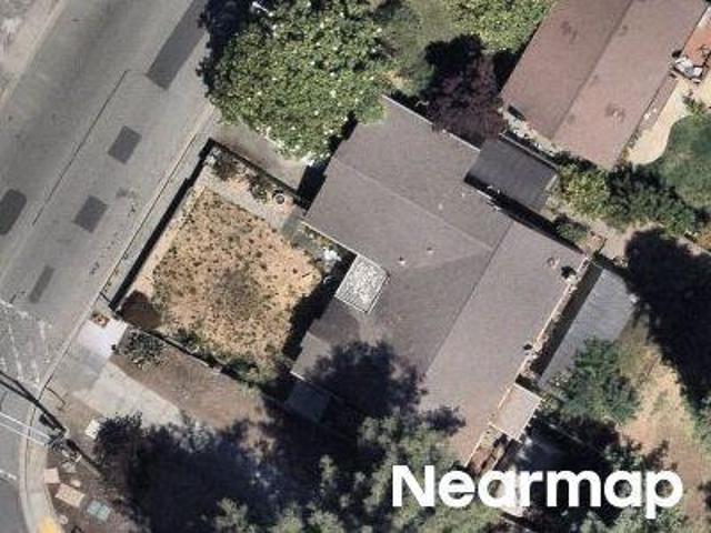 Fairway Dr