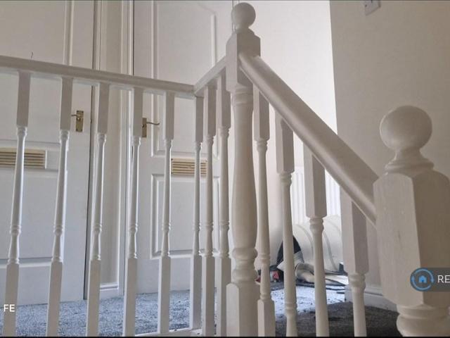 Fairway Drive, London, SE28 3 bed end of terrace house to rent £2,150 pcm £496 pw