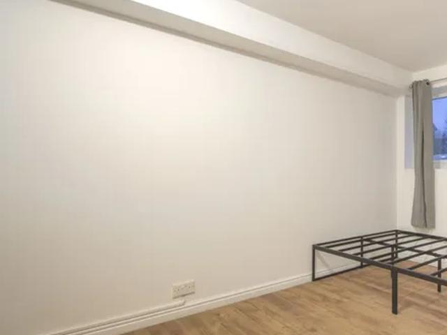 Fairway Drive, London, SE28 8QW, United Kingdom | Room for rent #111589409 | Rentberry