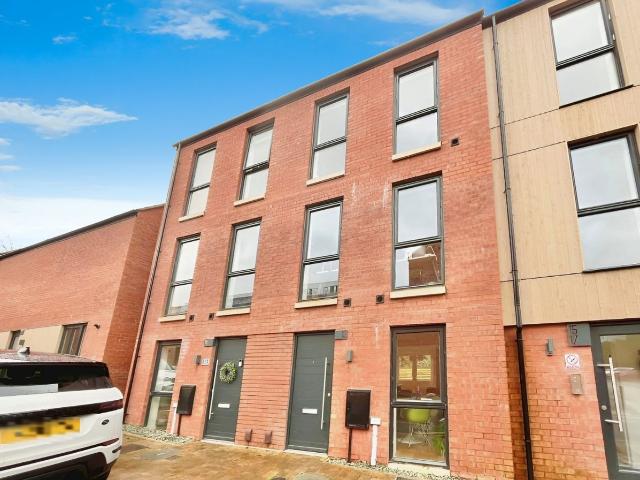 Fairway View, Reddish, Stockport SK5, 3 bed terraced house to rent, £1,475 pcm | PrimeLocation