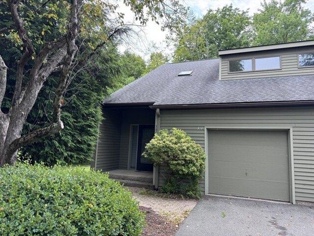 Fairway Vlg Unit,northampton, Condo For Sale