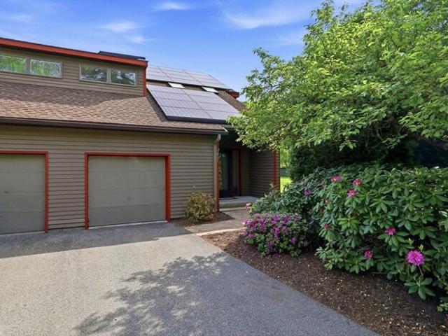 Fairway Vlg Unit,northampton, Condo For Sale