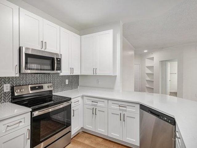Fairways at Raccoon Creek 2 Bedroom Apartment for Rent at 6805 W Bowles Ave, Littleton, CO 80123