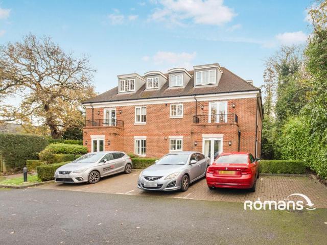 Fairways House, London Road, Ascot, SL5 2 bed flat to rent £2,000 pcm £462 pw