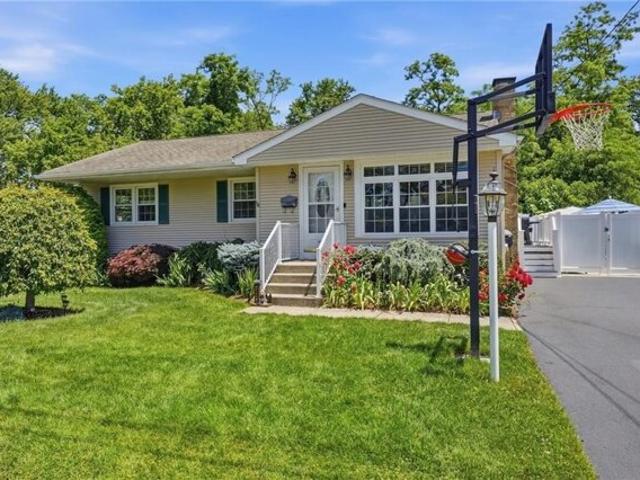 Fairweather Ave, Cranston, Home For Sale