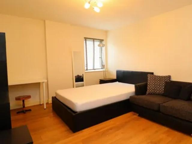 Fairthorn Road, London, SE7 7FT, United Kingdom | Room for rent #159330099 | Rentberry