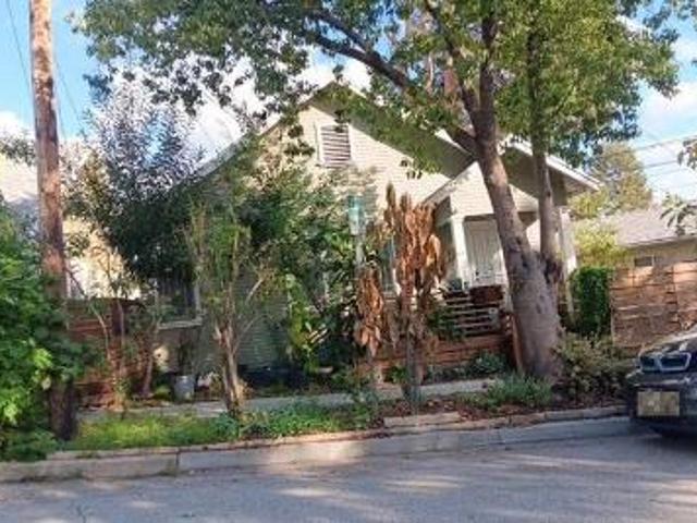 Fairview Ave