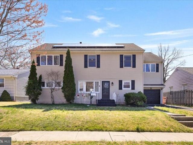 Fairview Ave, Colonia, Home For Sale