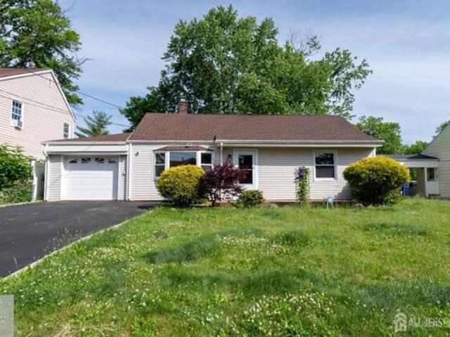 Fairview Ave, Colonia, Home For Sale
