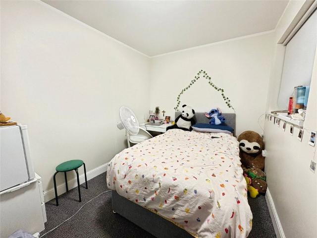 Fairview Avenue, Woking, Surrey, GU22 7NU