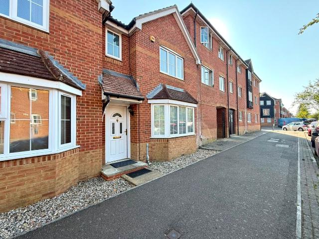 Fairview Drive, Ashford TN24, 3 bed terraced house to rent, £1,500 pcm | PrimeLocation