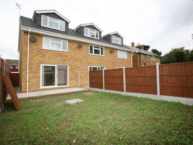 Fairview Drive, Chigwell, Essex 3 bed end of terrace house to rent £2,300 pcm £531 pw