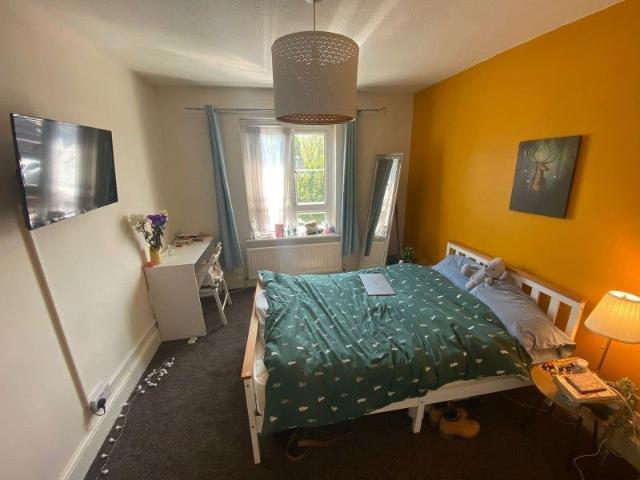 Fakruddin Street, London E1, Room to rent, £900 pcm | PrimeLocation