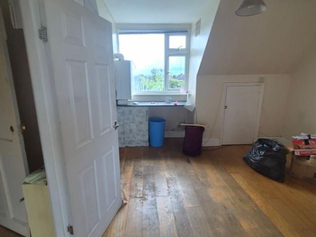 Falconwood Parade, Welling DA16, 1 bed flat to rent, £910 pcm | PrimeLocation
