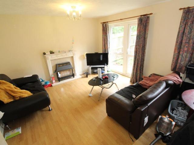 Falcon Close, Nottingham NG7 3 bed detached house to rent £1,794 pcm £414 pw