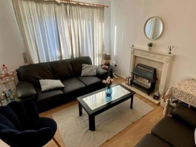 Falcon Close, Nottingham NG7 3 bed detached house to rent £1,794 pcm £414 pw