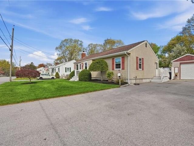 Falcon Ave, Warwick, Home For Sale