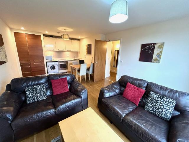 Falcon Drive, Caerdydd CF10, 2 bed flat to rent, £1,100 pcm | PrimeLocation