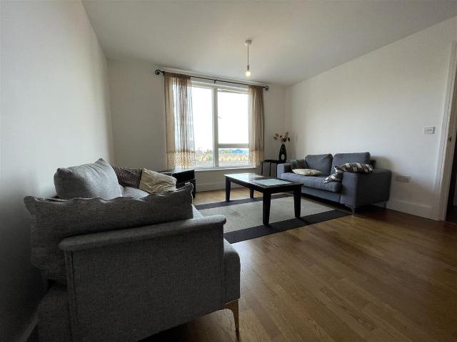 Falcon Drive, Cardiff CF10, 2 bed flat to rent, £1,200 pcm | PrimeLocation