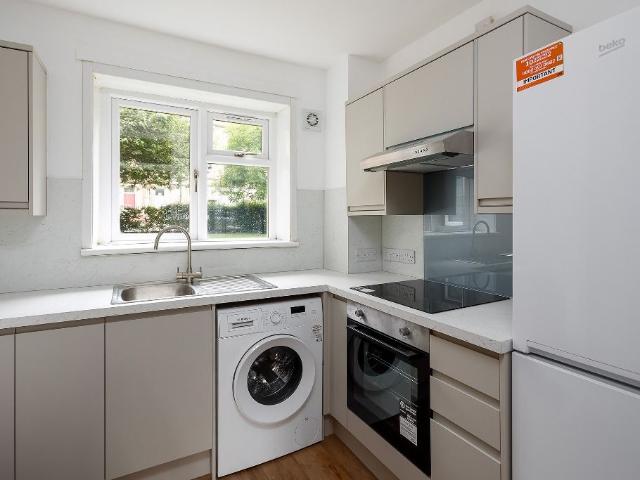 Falcon Road West, Morningside, Edinburgh EH10, 2 bed flat to rent, £1,450 pcm | PrimeLocation