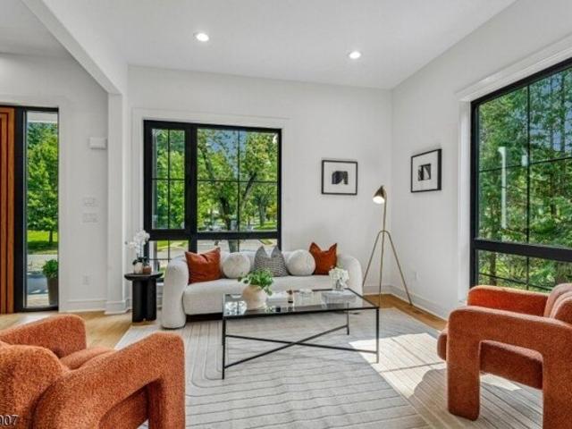 Falcon Rd, Livingston, Home For Sale