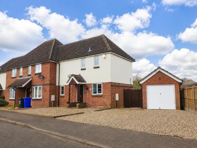 Falcon Way, Beck Row IP28 2 bed semi detached house to rent £1,215 pcm £280 pw