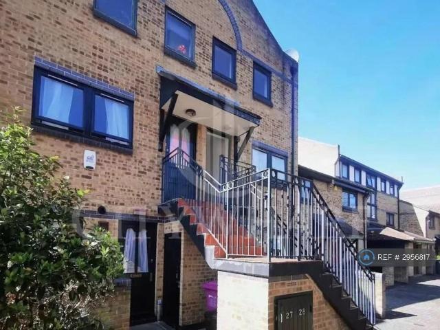 Falcon Way, London, E14 1 bed flat to rent £1,962 pcm £453 pw