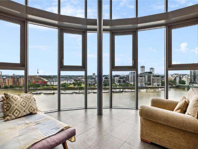 Falcon Wharf, 34 Lombard Road. 3 bed flat to rent £5,500 pcm £1,269 pw