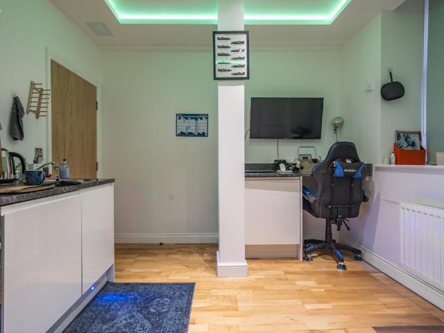Falconars Court, Newcastle Upon Tyne NE1 1 bed apartment to rent £1,018 pcm £235 pw