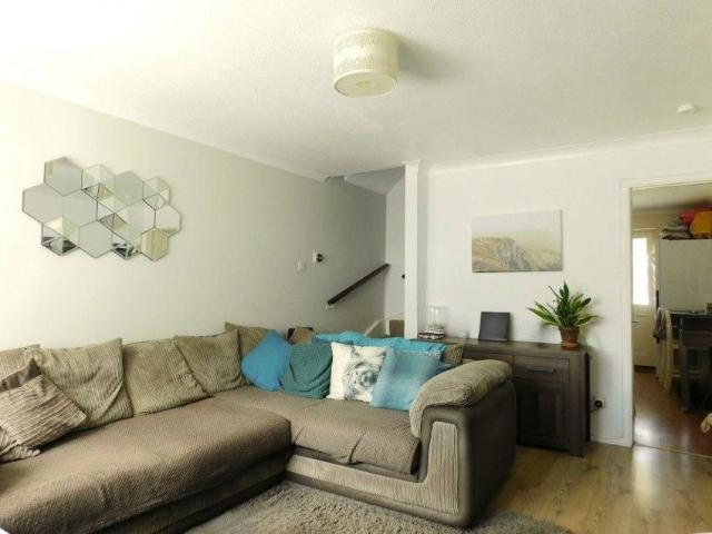 Falconers Drive, Battle £1,200pcm