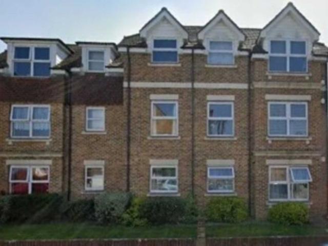 Falconet Court, Ravenscroft Road BR3, 2 bed flat to rent, £1,800 pcm | PrimeLocation