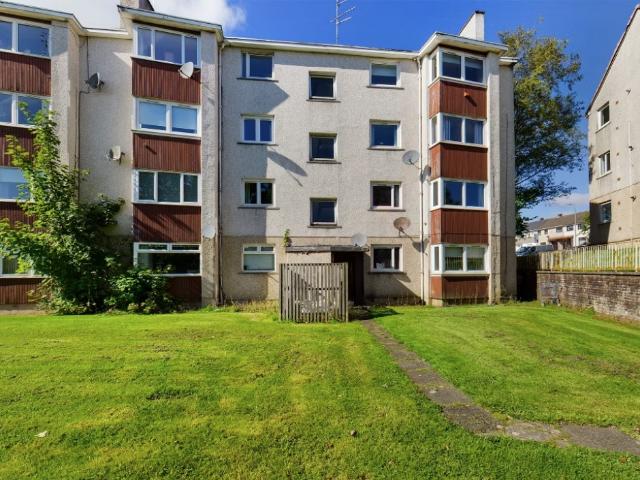 Falkland Place, Glasgow G74, 2 bed flat to rent, £750 pcm | PrimeLocation