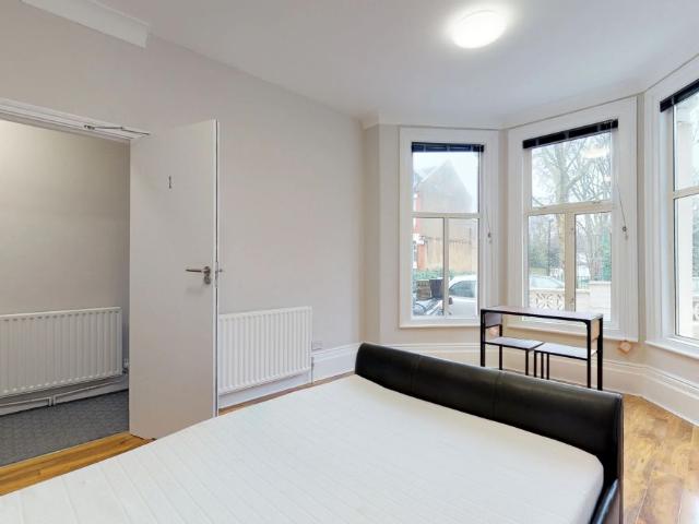 Falkland Road, Finsbury Park N8, Room to rent, £850 pcm | PrimeLocation
