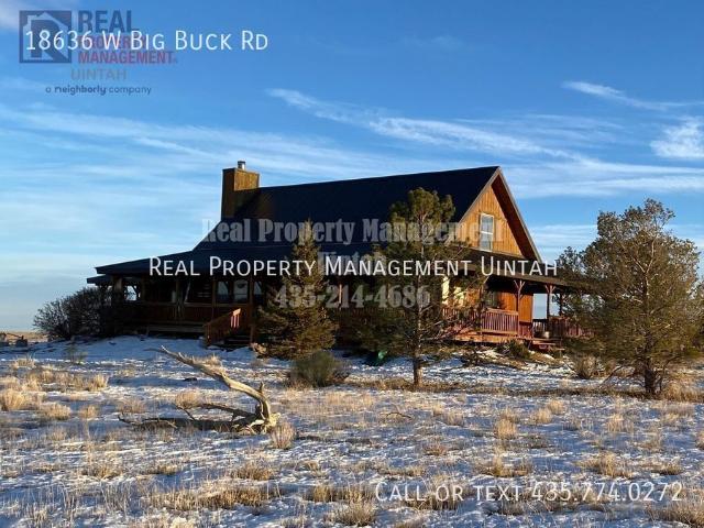 FALL IN LOVE WITH THIS 2 Bedroom 1 Bathroom Cabin Home