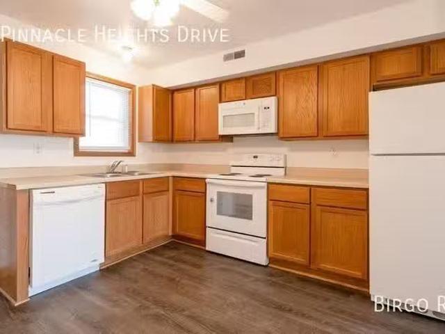 FALL IN LOVE with Pinnacle Heights $99 special moves you in!.