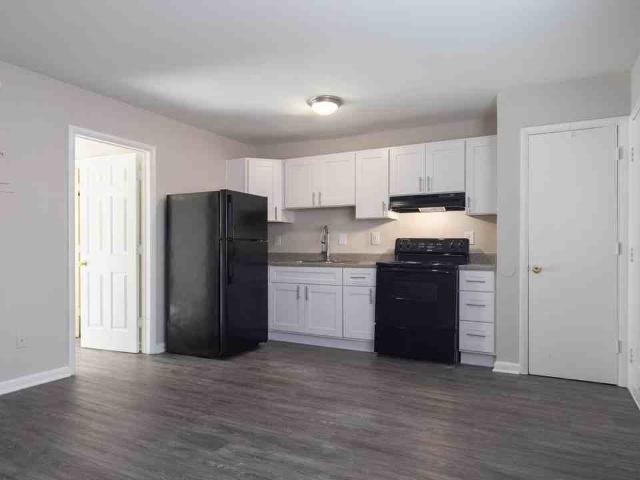 Falling Creek Apartments 2 Bedroom Apartment for Rent at 2530 Marina Dr, North Chesterfield, VA 23234