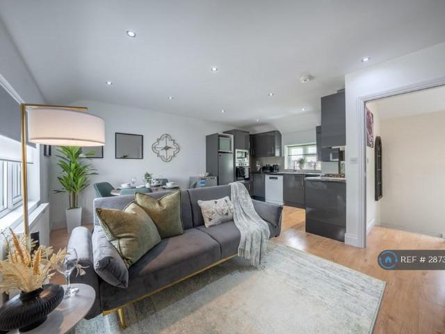Falling Lane, West Drayton, UB7 2 bed maisonette to rent £2,900 pcm £669 pw