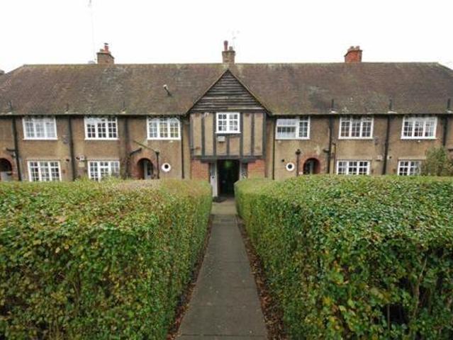 Falloden Way, Hampstead Garden Suburb, 2 Bedroom Maisonette