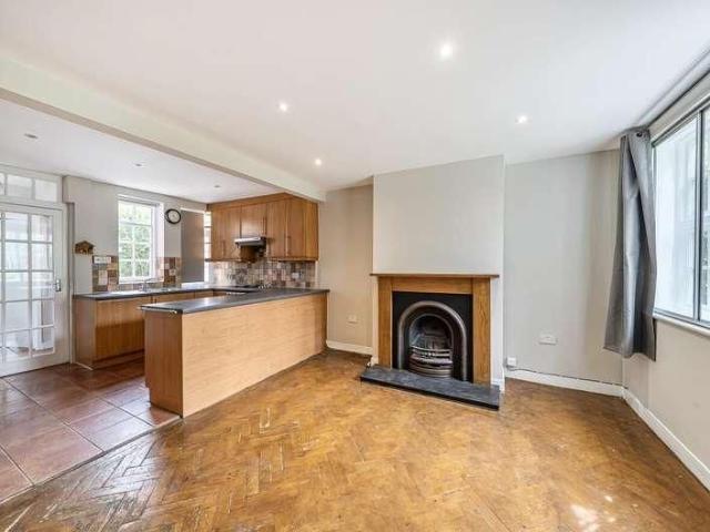 Falloden Way, London, NW11