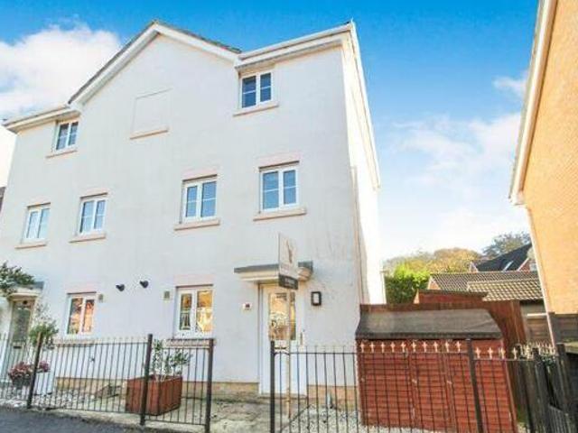 Fallow Crescent, Botleigh Lakeside, 4 Bedroom Semi detached