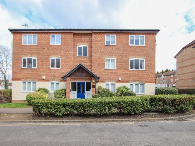 Fallow Rise, Hertford SG13, 1 bed flat to rent, £1,300 pcm | PrimeLocation