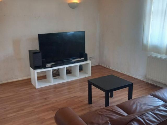 Fallowfield Drive, London N12, 1 bed flat to rent, £1,400 pcm | PrimeLocation