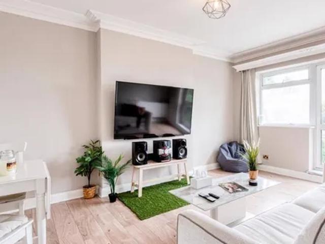 Fallowfield, London, HA7 3ER, United Kingdom | 2 bed apartment for rent #139071681 | Rentberry