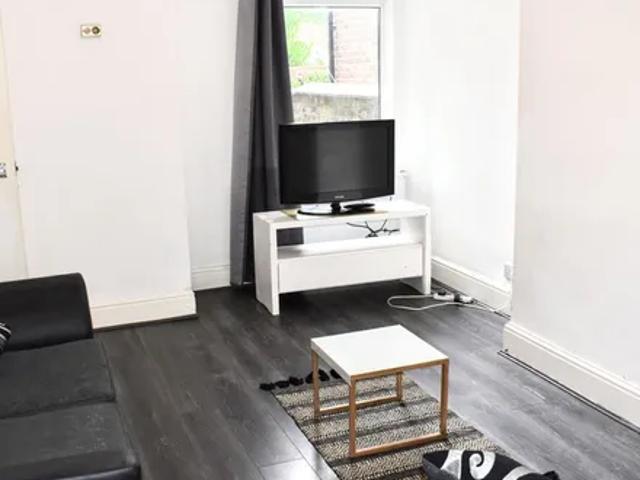 Fallowfield Loop, Manchester, M19 2FZ, United Kingdom | 4 bed townhouse for rent #166101219 | Rentberry