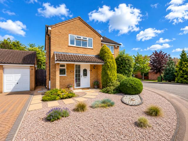 Fallowfield, Peterborough, PE2 4 bed property to rent £1,900 pcm £438 pw